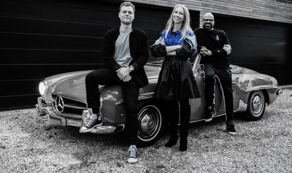 Cars N Colours - Bilelskerens malebog fyldt med fantastiske biler